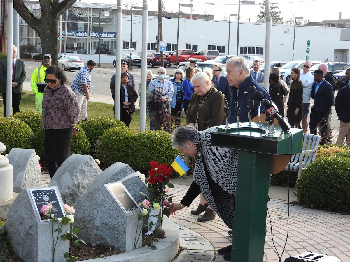 Residents gather at ACA Memorial to remember those lost in 2009 ...