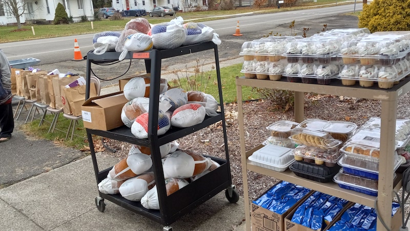 Project Neighbor supports community with Holiday Food Box event - Owego ...